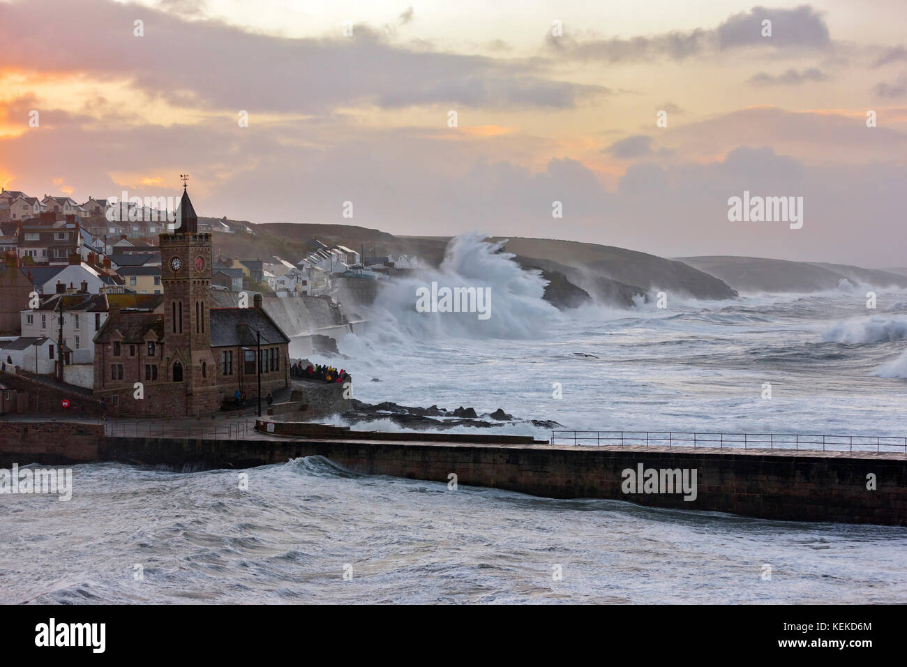 Crashing waves porthleven hi-res stock photography and images - Alamy
