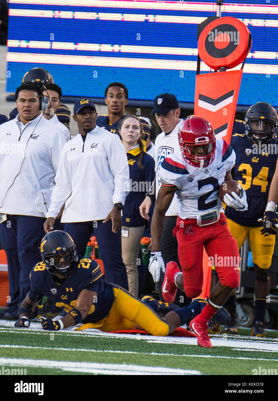 California Memorial Stadium. 21st Oct, 2017. U.S.A. Arizona wide ...