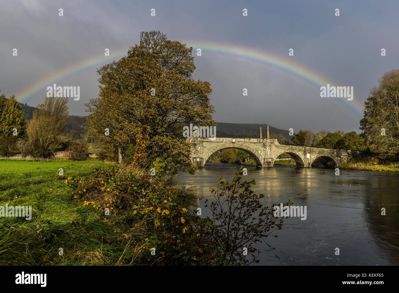 Aberfeldy, Scotland, UK. 22nd October, 2017. A rainbow arches over the ...