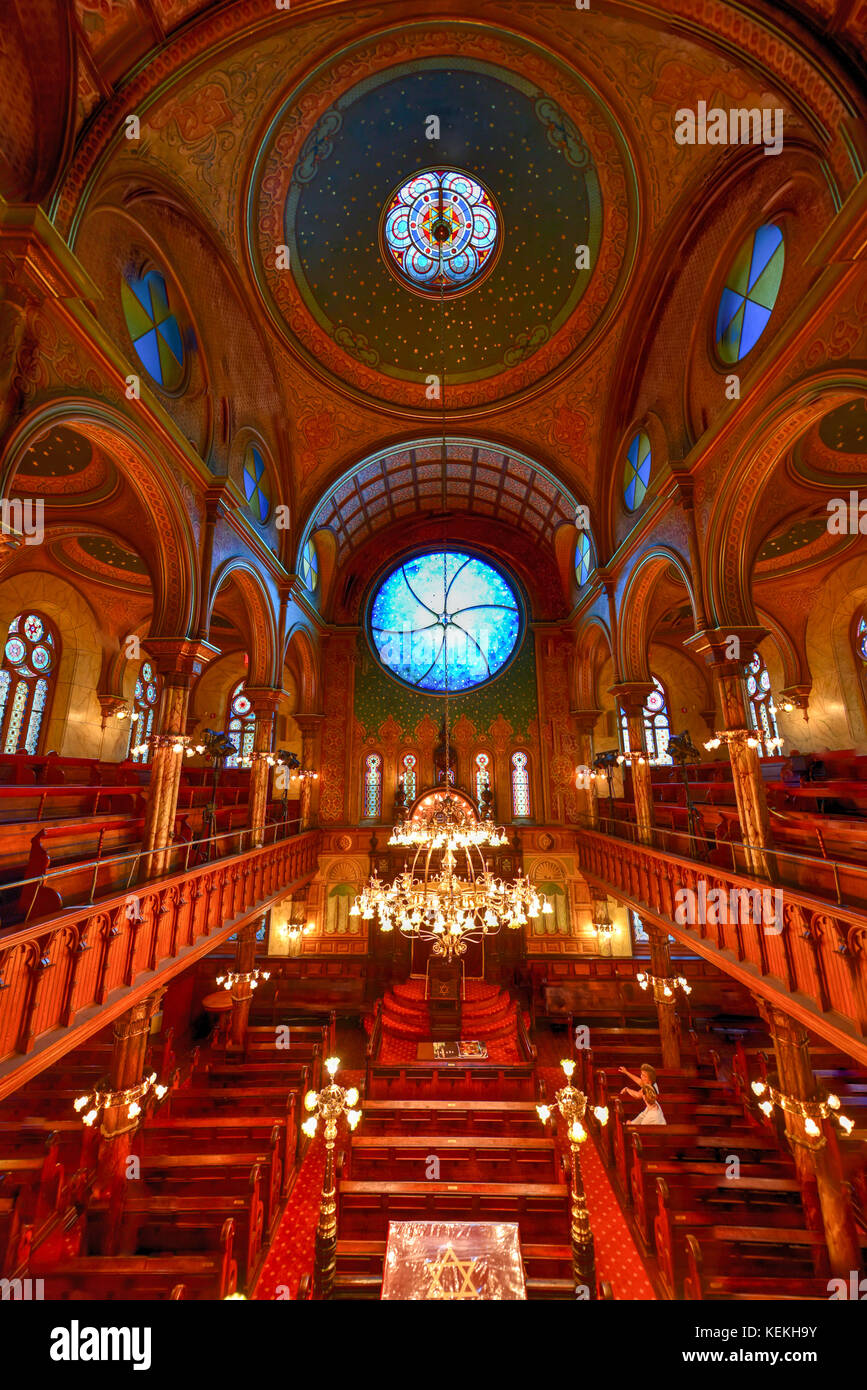 New York City - Oct 11, 2017: The Eldridge Street Synagogue, built in ...