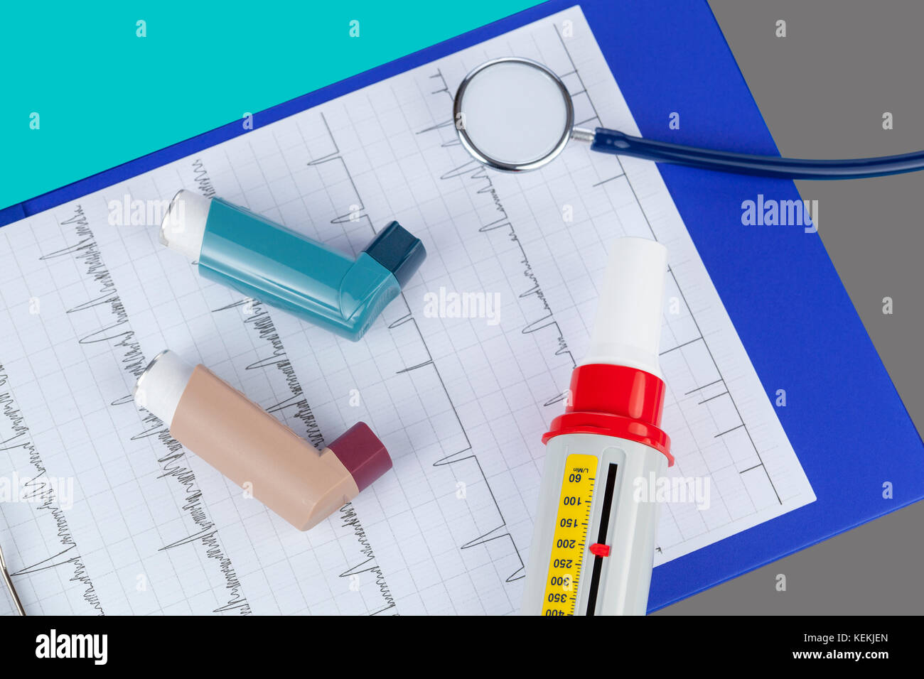 Asthma inhalers hi-res stock photography and images - Alamy