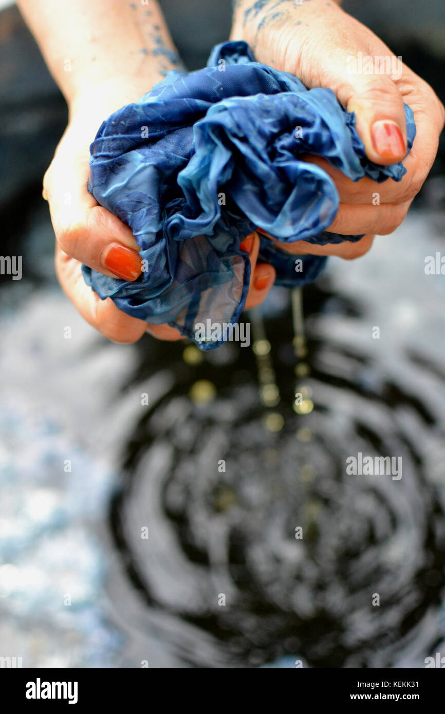 Indigo dyeing hi-res stock photography and images - Alamy