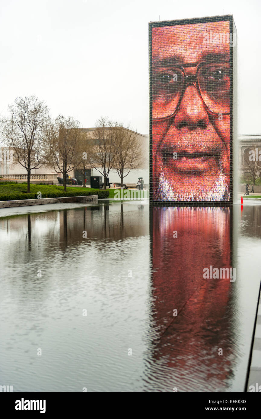 Human fountains hi-res stock photography and images - Alamy