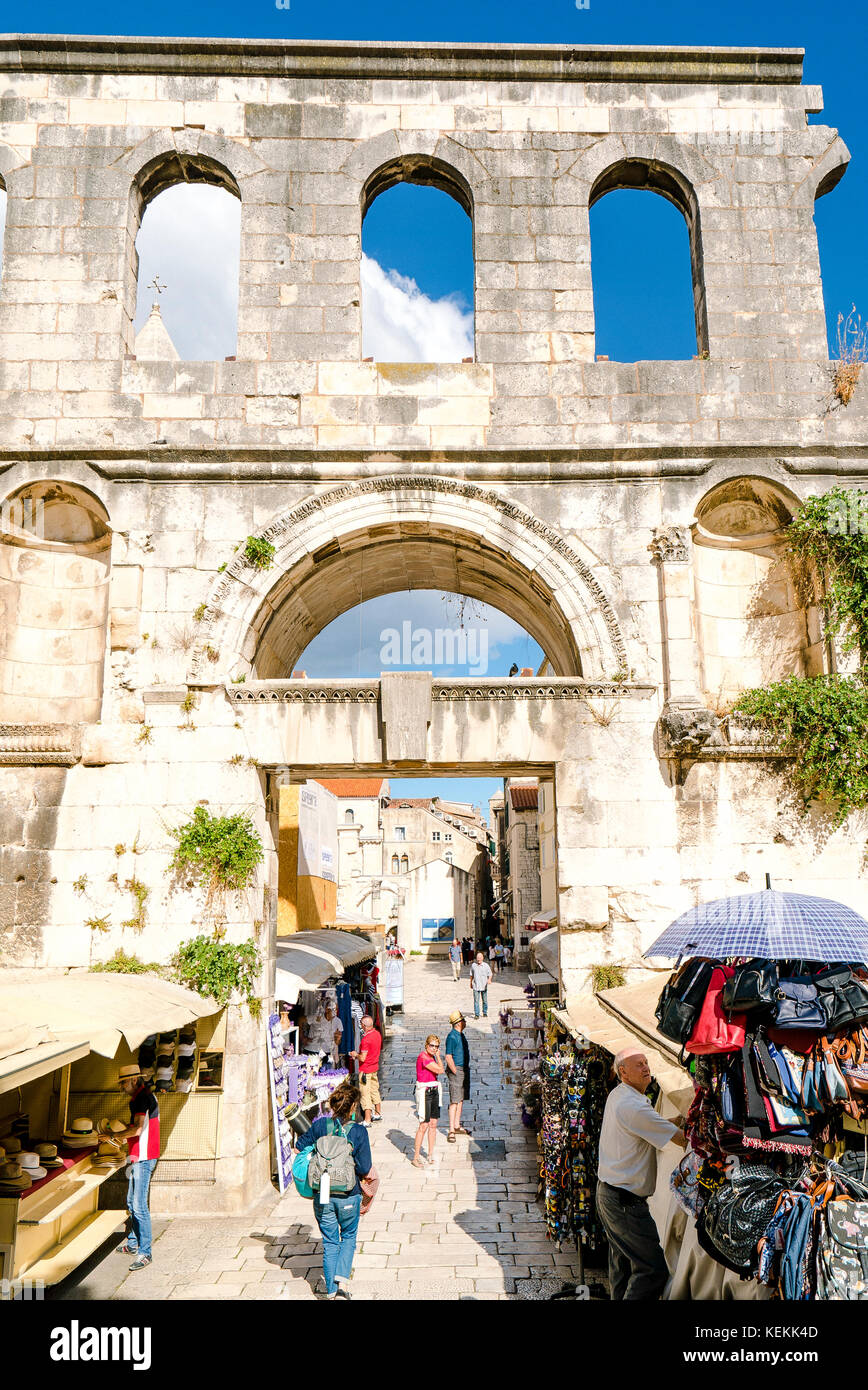 Silver gate hi-res stock photography and images - Alamy