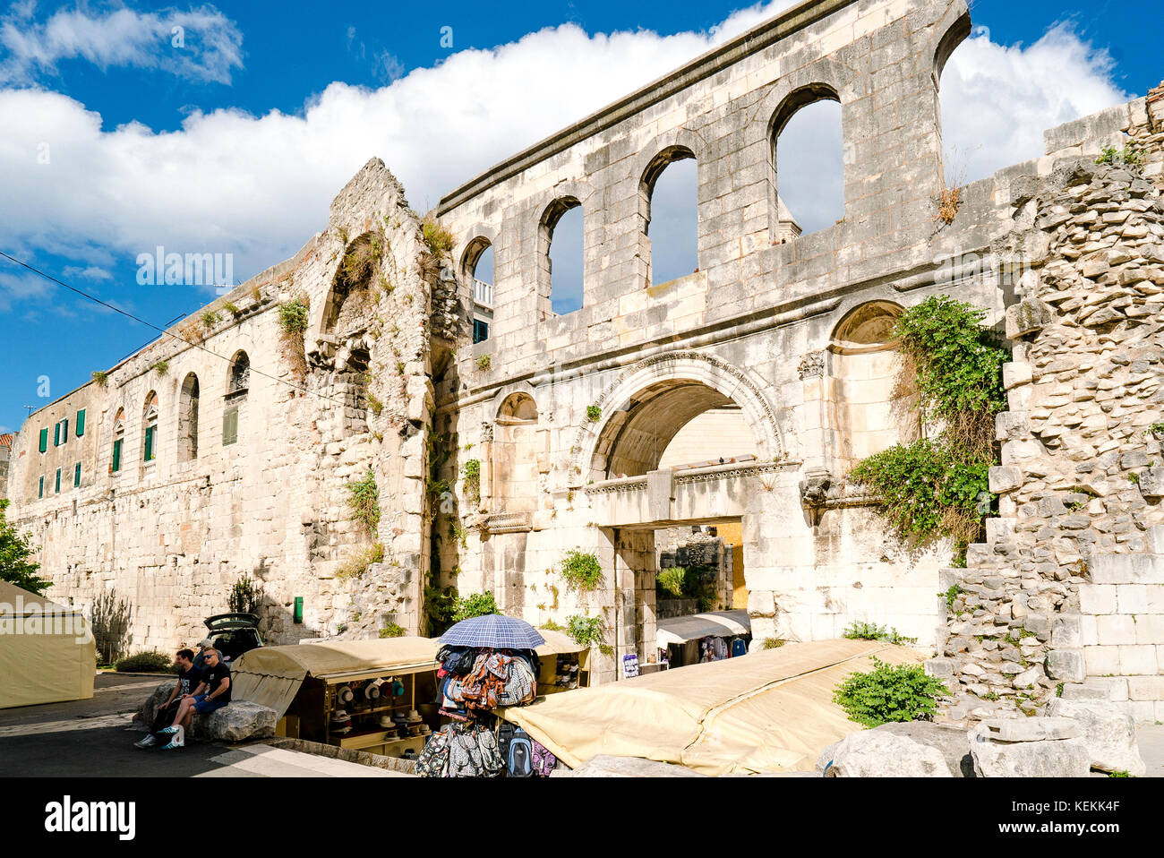 Silver gate hi-res stock photography and images - Alamy