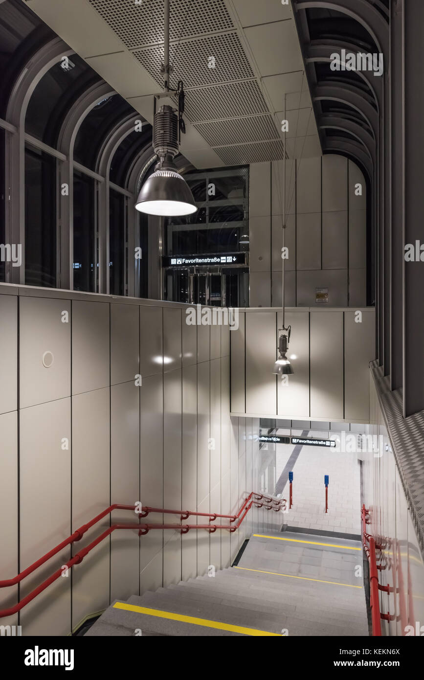 Wien, U-Bahn-Linie U1, Station Neulaa Stock Photo - Alamy