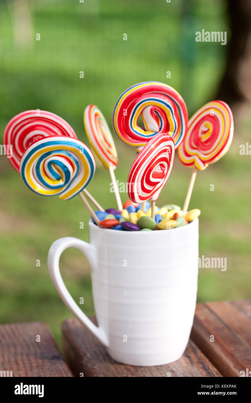 Kid lollipop hi-res stock photography and images - Alamy