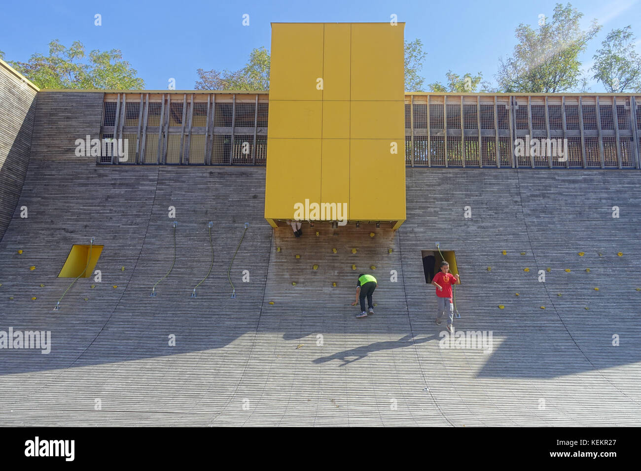 Lyon, Parc Blandan, moderner Spielplatz - Lyon, Parc Blandan, Modern ...