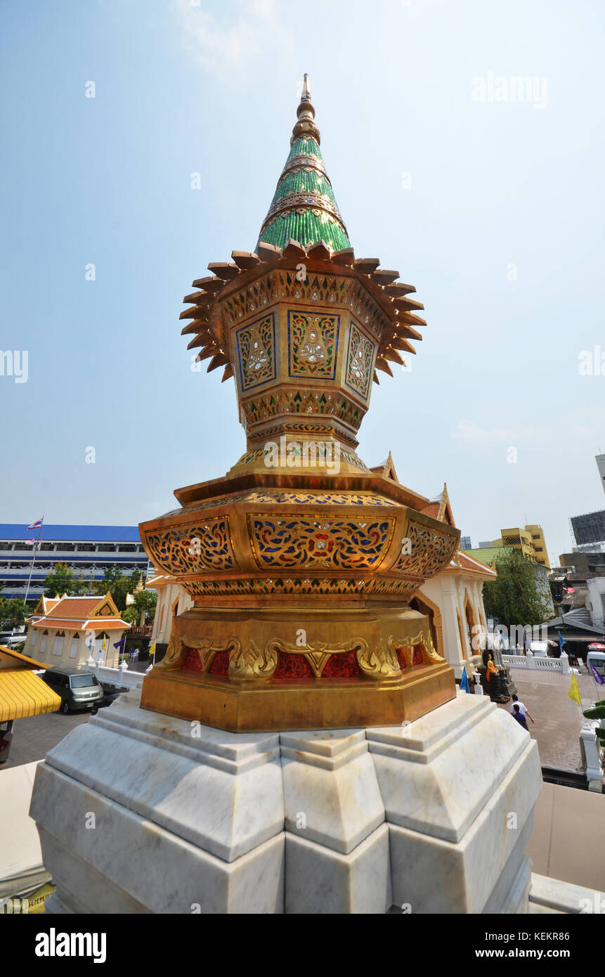 Miniature stupa at Wat Traimit (Temple of the Golden Buddha), Bangkok ...