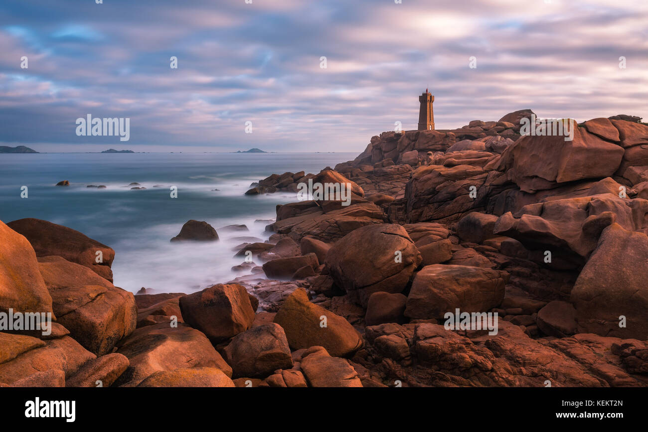Paris lighthouse hi-res stock photography and images - Alamy