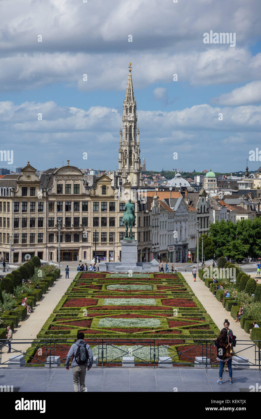 Symmetrie hintergrund hi-res stock photography and images - Alamy