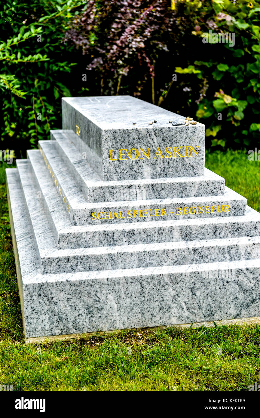 Vienna (Austria), Central Cemetery; Wien, Zentralfriedhof - Grab Leon ...