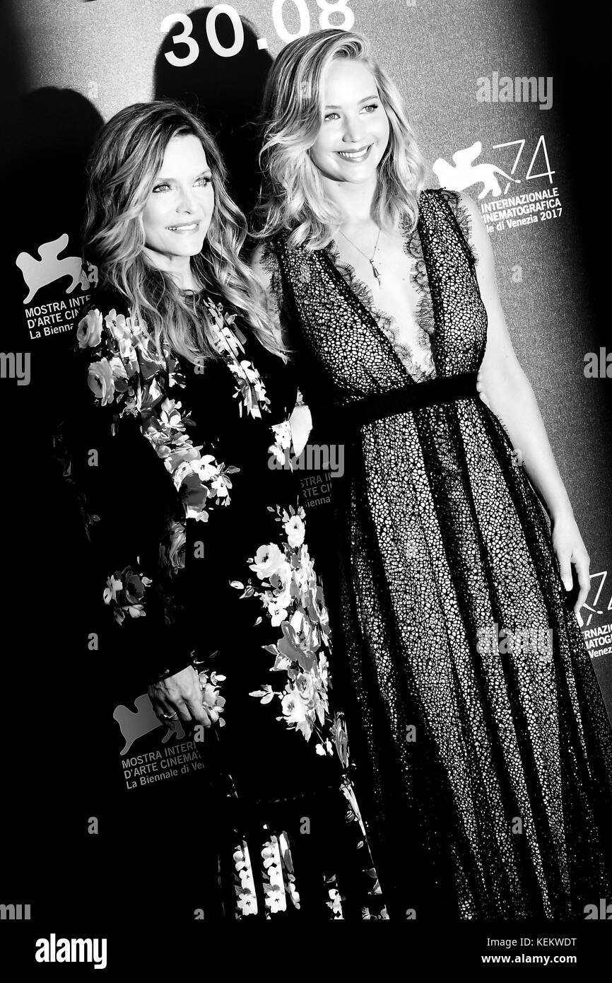 Jennifer lawrence attend Black and White Stock Photos & Images - Alamy