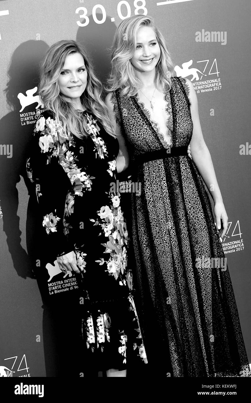 Jennifer lawrence in Black and White Stock Photos & Images - Alamy