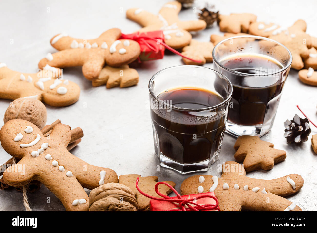 Black gingerbread man hi-res stock photography and images - Alamy