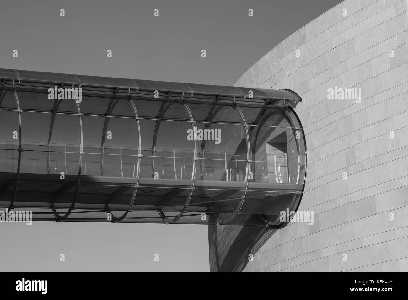 Architecture glass modern tunnel hi-res stock photography and images ...