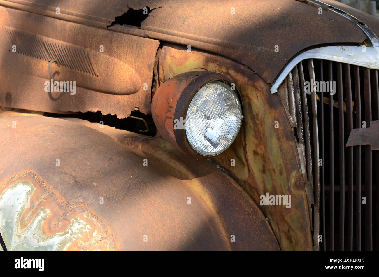 rusty vintage automobile Stock Photo - Alamy
