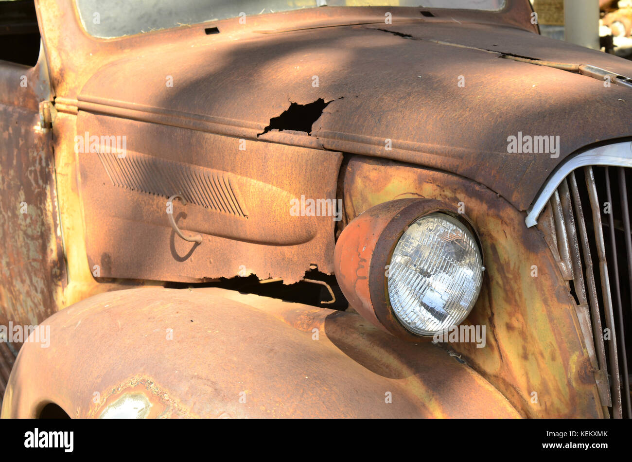 rusty vintage automobile Stock Photo - Alamy
