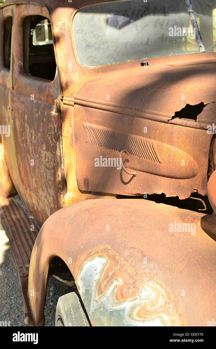 rusty vintage automobile Stock Photo - Alamy