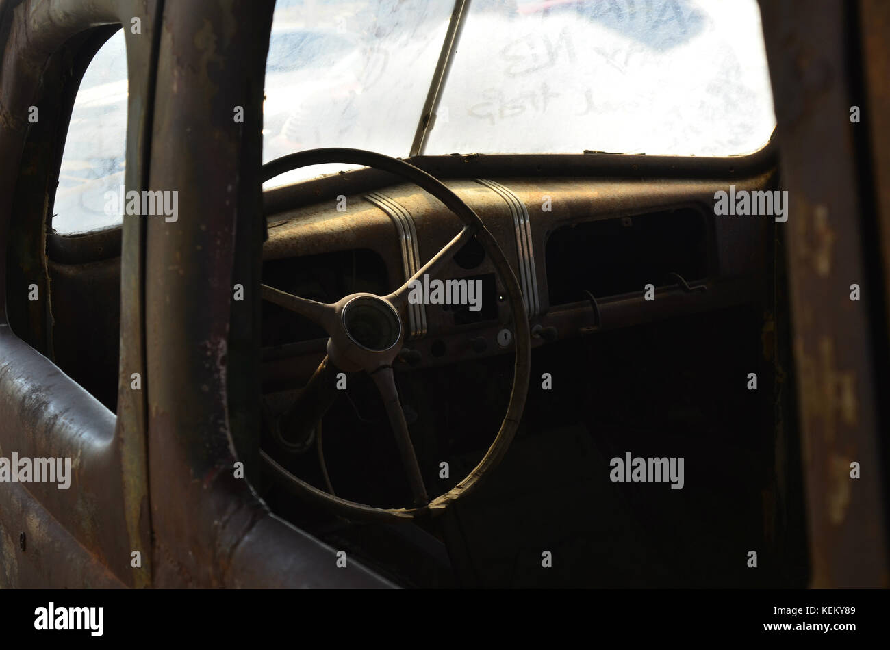 rusty vintage automobile Stock Photo - Alamy