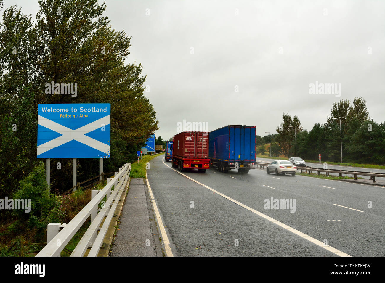 Scottish road sign hi-res stock photography and images - Alamy