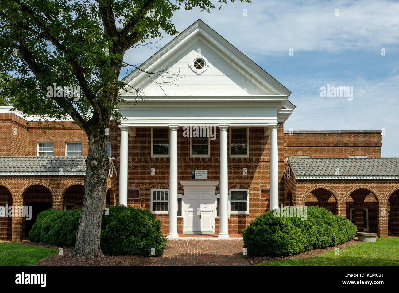 Isle of Wight County Courthouse, Monument Circle, Courthouse Highway ...