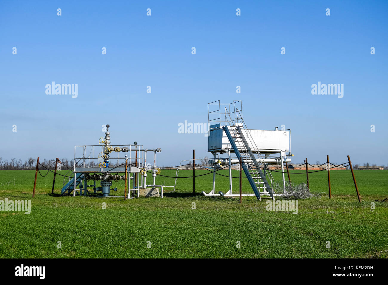 Oil well. The equipment and technologies on oil fields Stock Photo - Alamy
