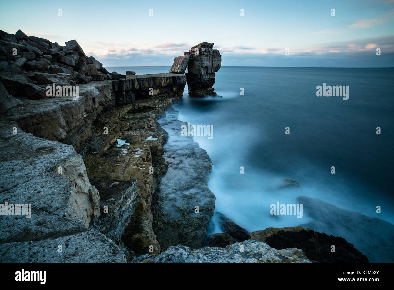 Pulpit rock portland isle hi-res stock photography and images - Alamy