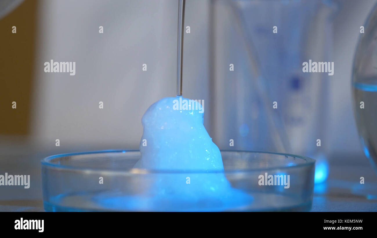 Medical experiments freezing hi-res stock photography and images - Alamy