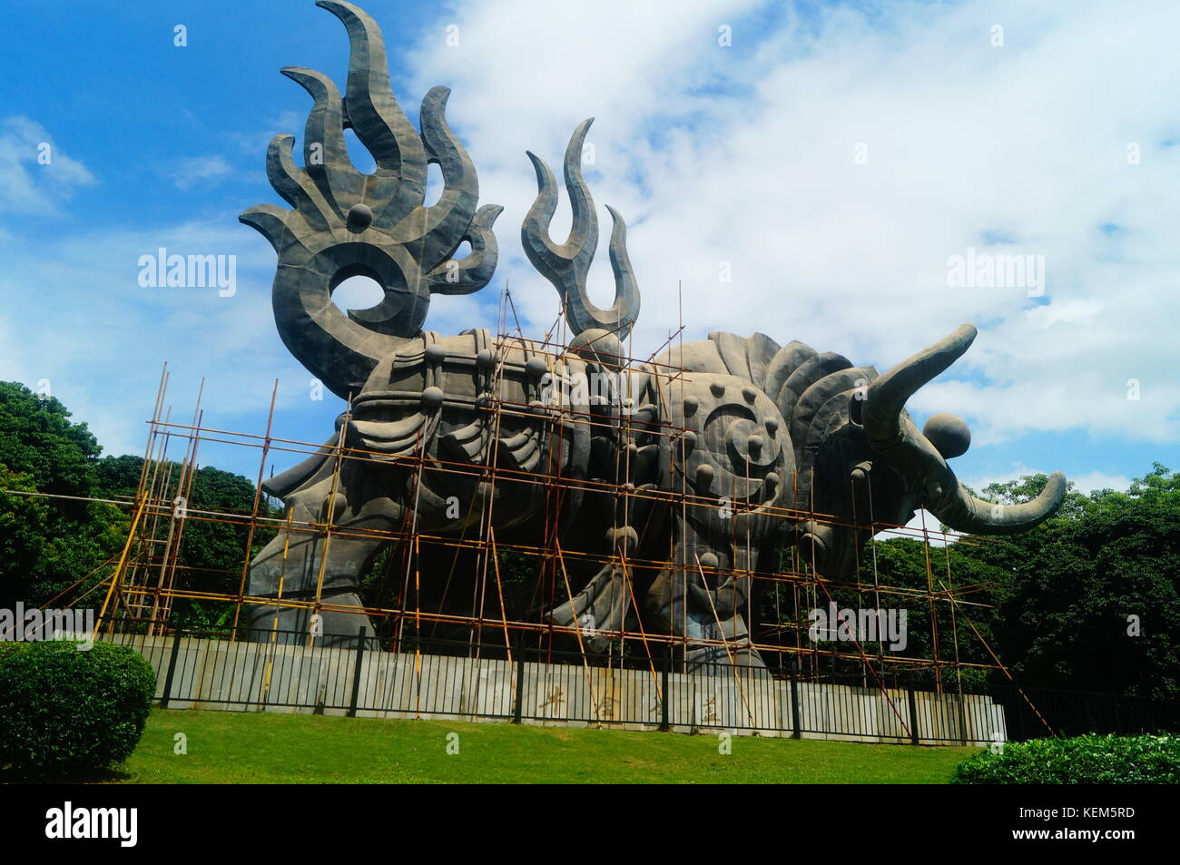 The statue of a giant cow Stock Photo - Alamy