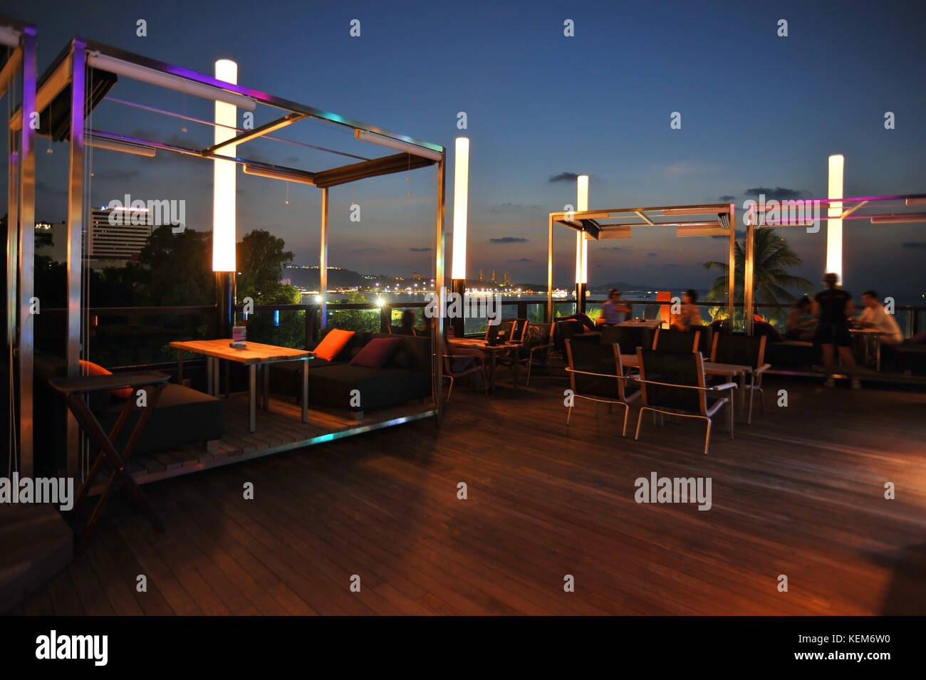 Loft bar hi-res stock photography and images - Alamy