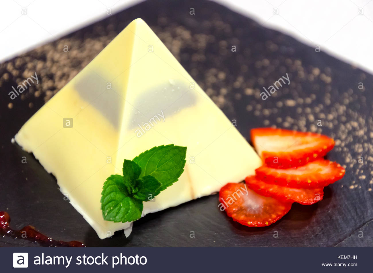 Food Pyramid Plate Stock Photos & Food Pyramid Plate Stock Images - Alamy