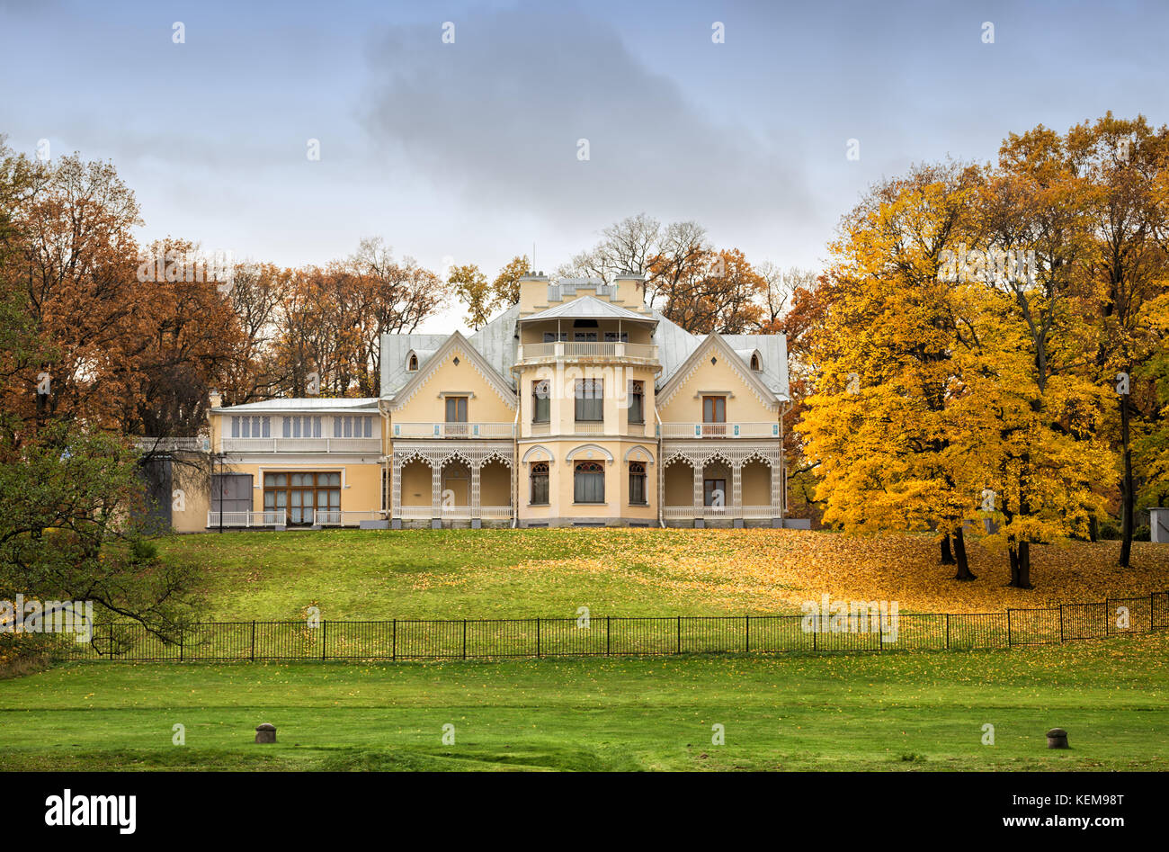 SAINT-PETERSBURG, RUSSIA - OCTOBER 20, 2017: Imperial Palace-Cottage in ...