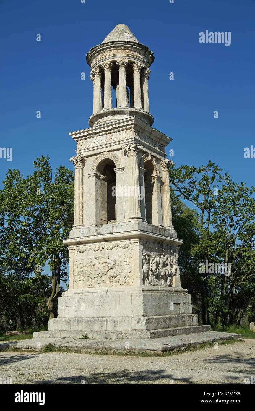 Roman ruins at st remy de provence hi-res stock photography and images ...