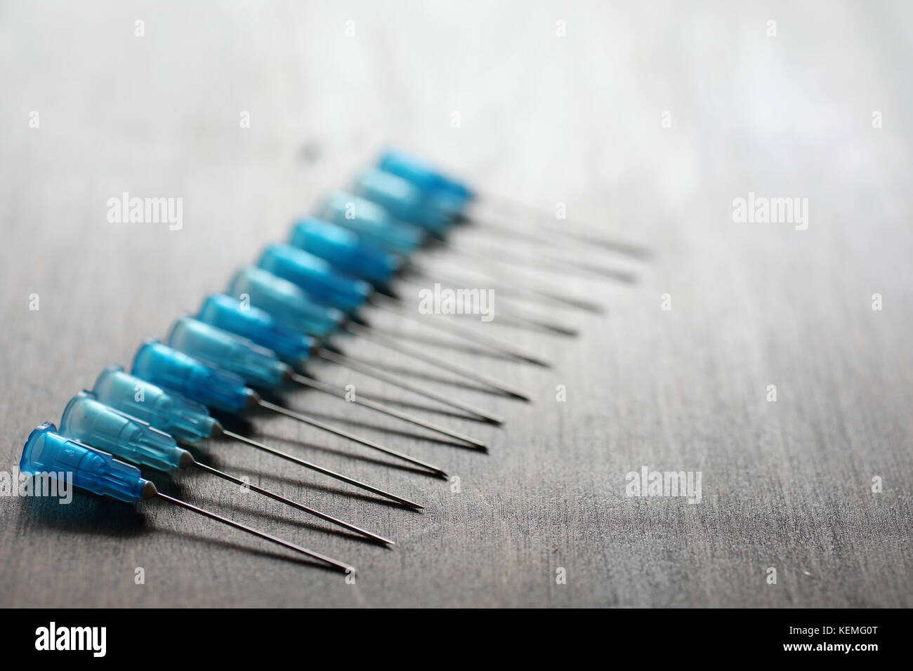 Ampoule and needles from a medical syringe Stock Photo - Alamy