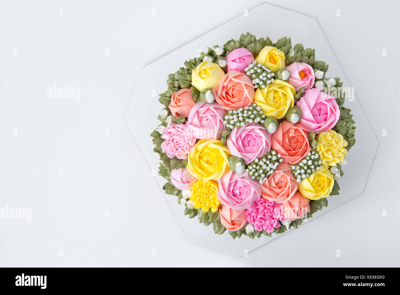beautiful birthday cake with the cream of flowers Stock Photo - Alamy