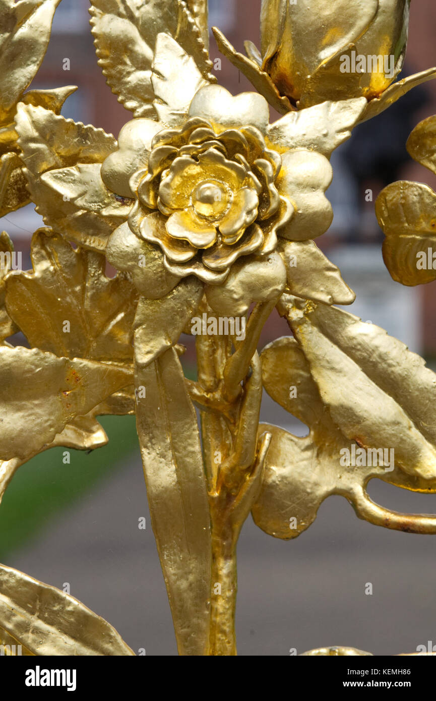 decorative golden flower design Stock Photo - Alamy