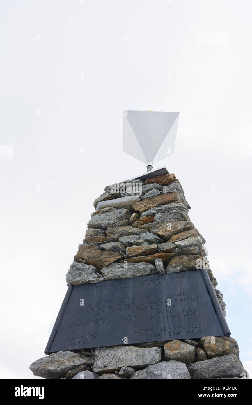 ötzi mummy hi-res stock photography and images - Alamy