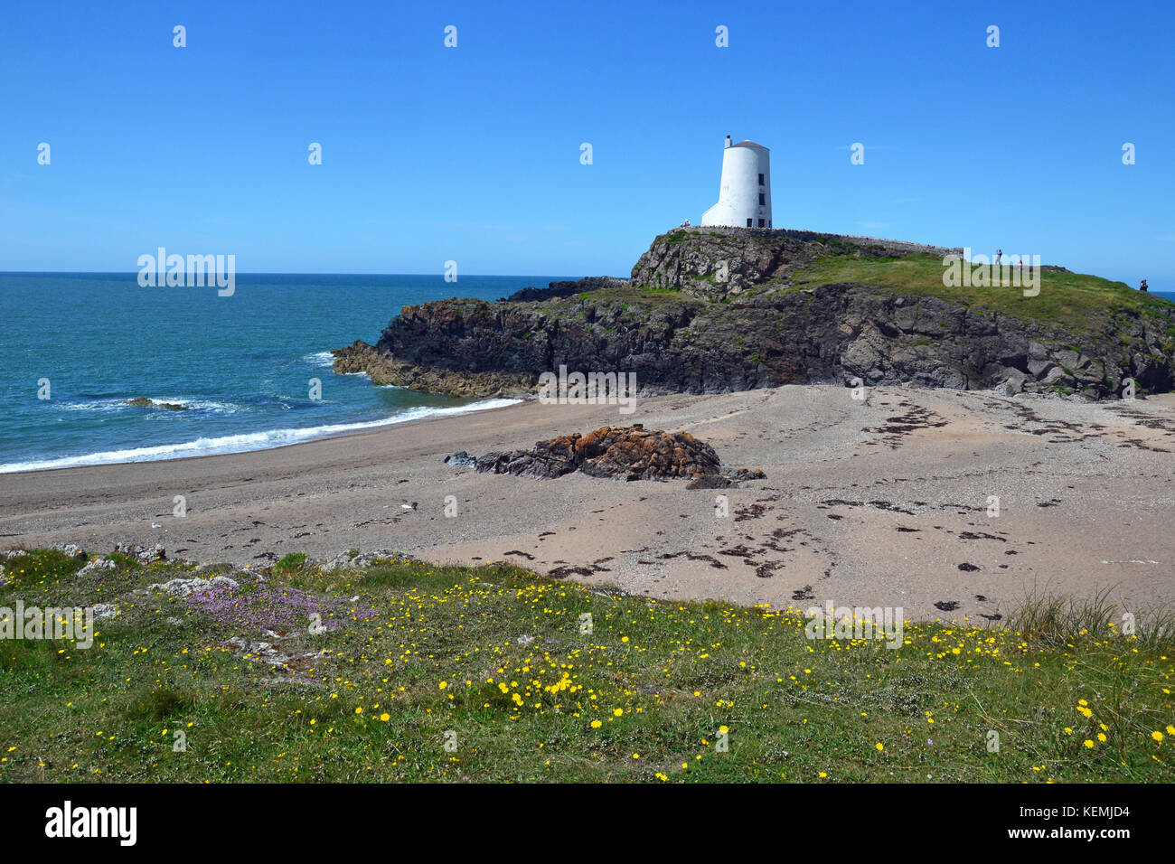Tŵr Mawr lighthouse at Llanddwyn Island, Anglesey, Wales Stock Photo ...
