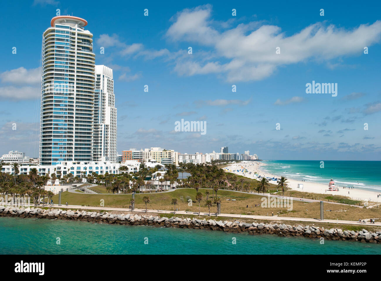 The view of South Pointe Beach and a park in Miami Beach (Florida Stock ...