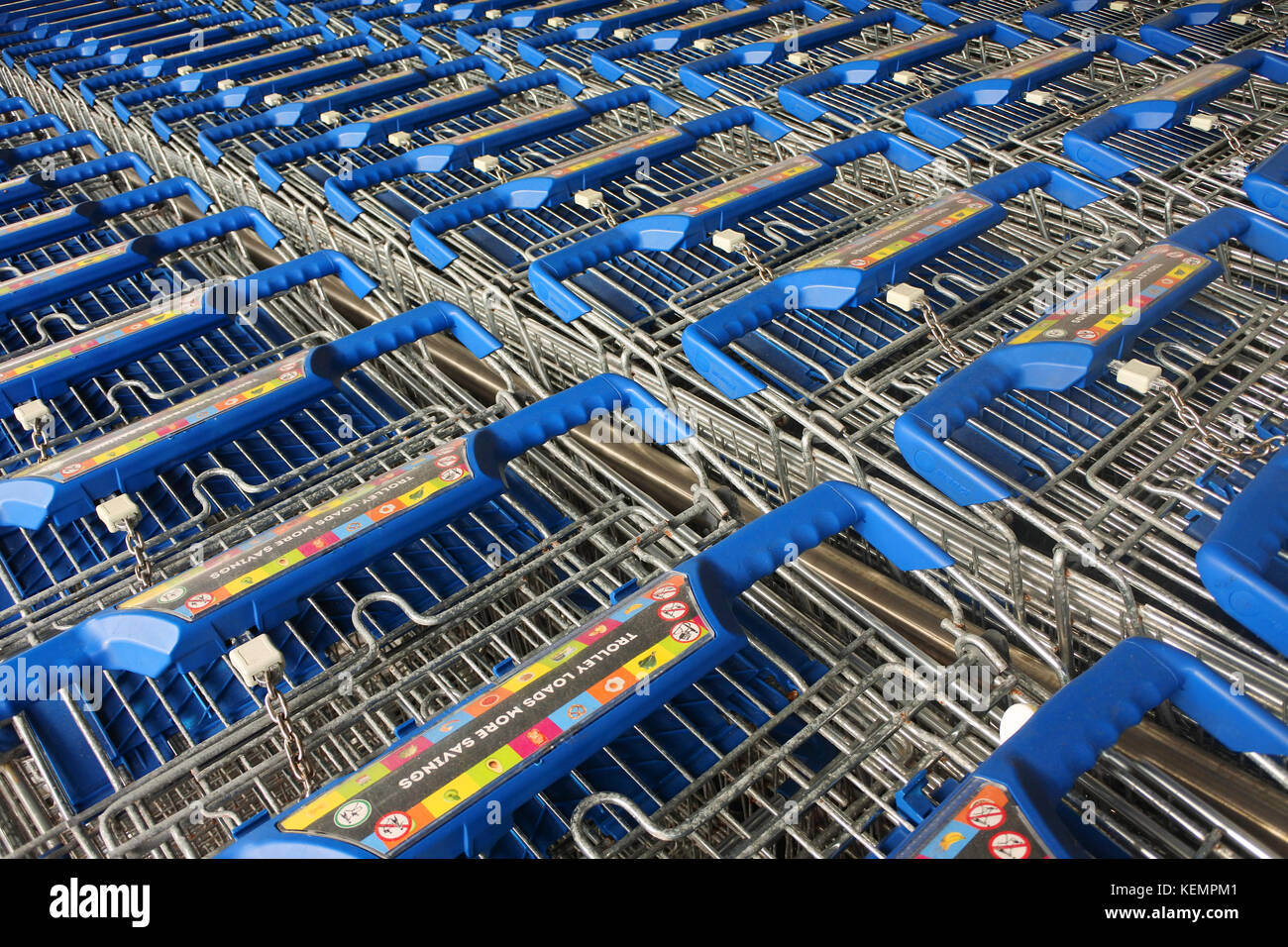 Shopping trolley storage hi-res stock photography and images - Alamy