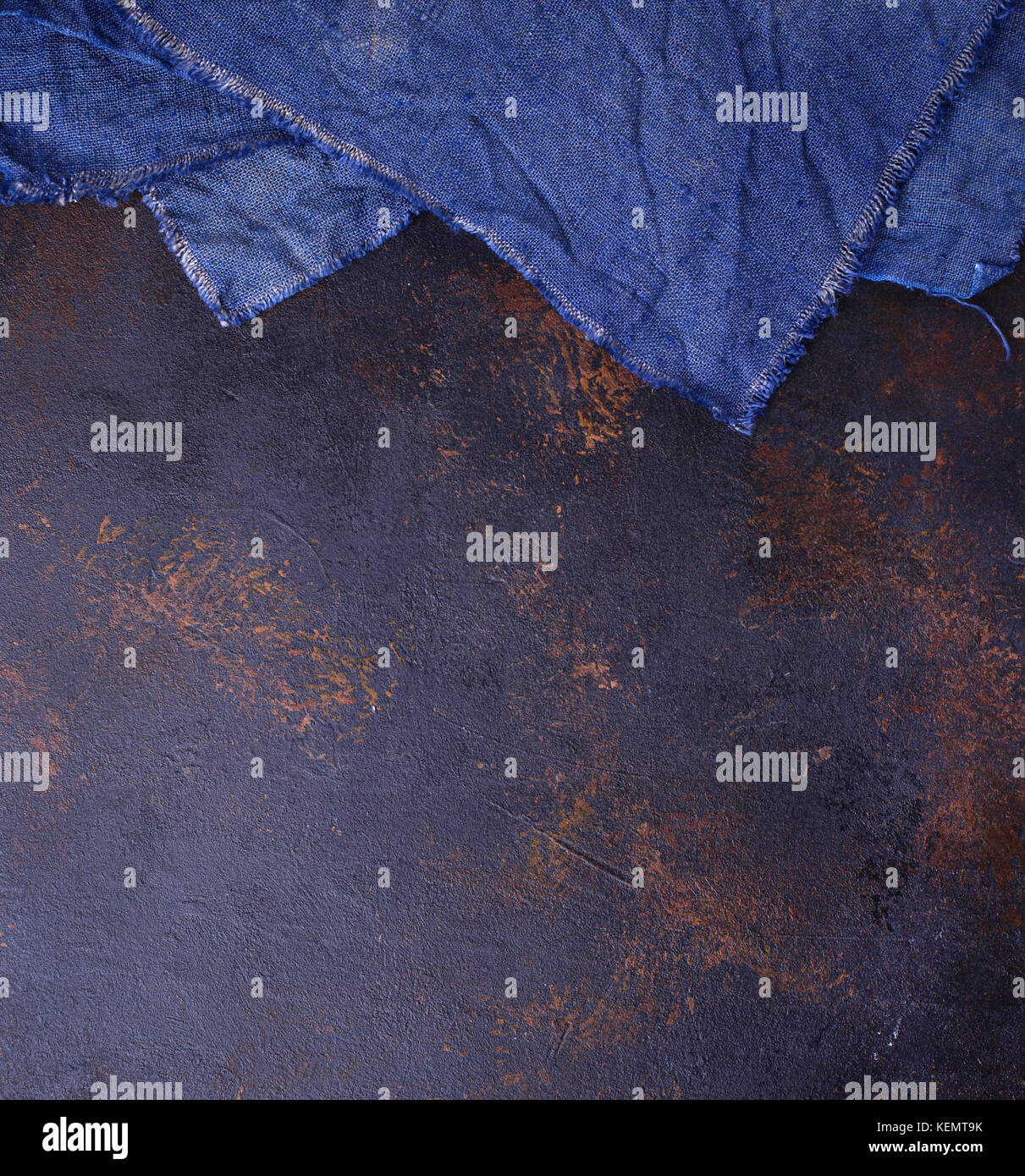 Dark blue tablecloth hi-res stock photography and images - Alamy