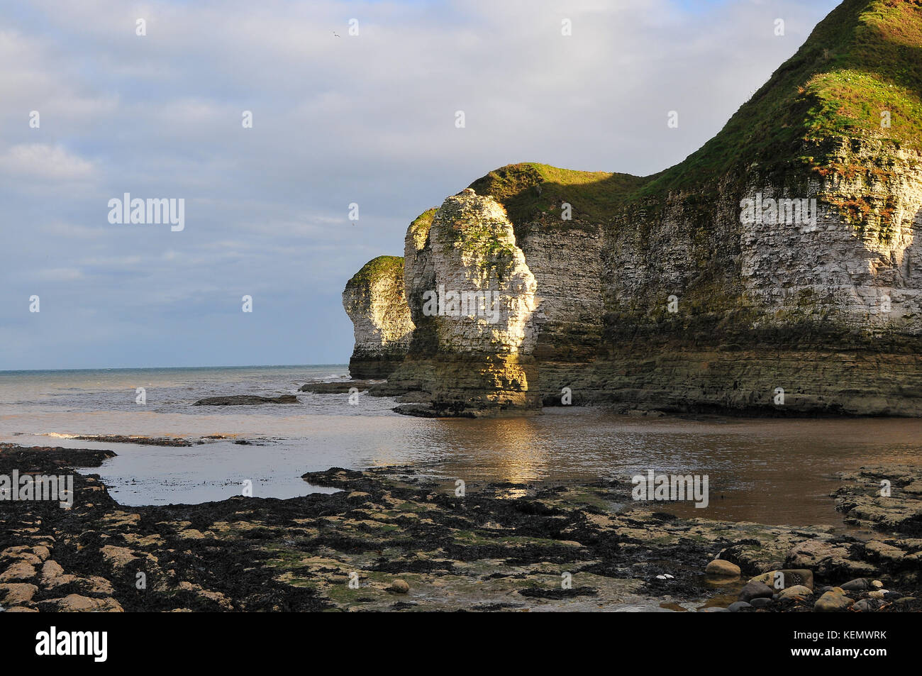 Yorkshire coast caves hi-res stock photography and images - Alamy