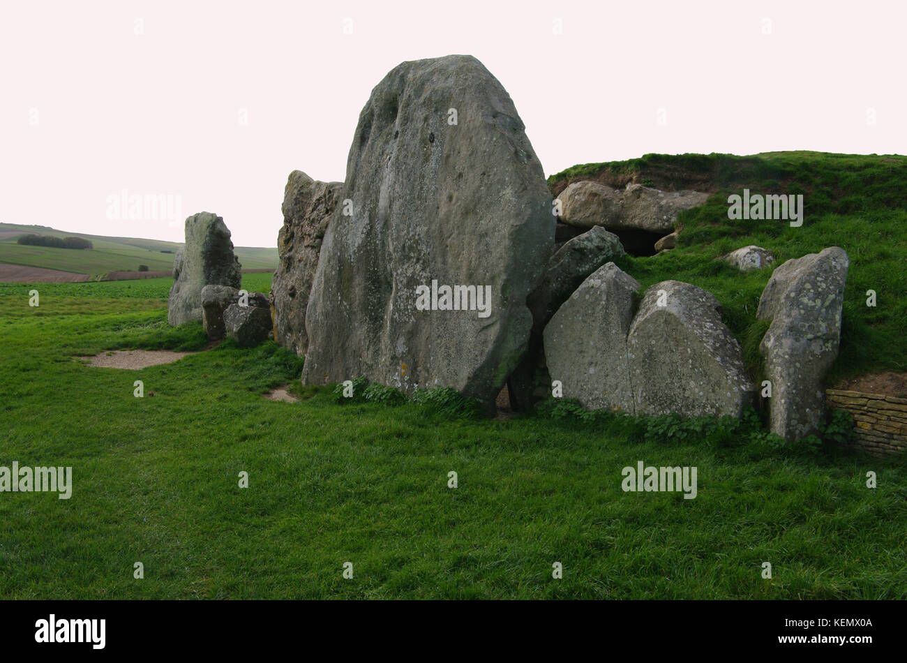 West Kennet Long Barrow High Resolution Stock Photography and Images ...