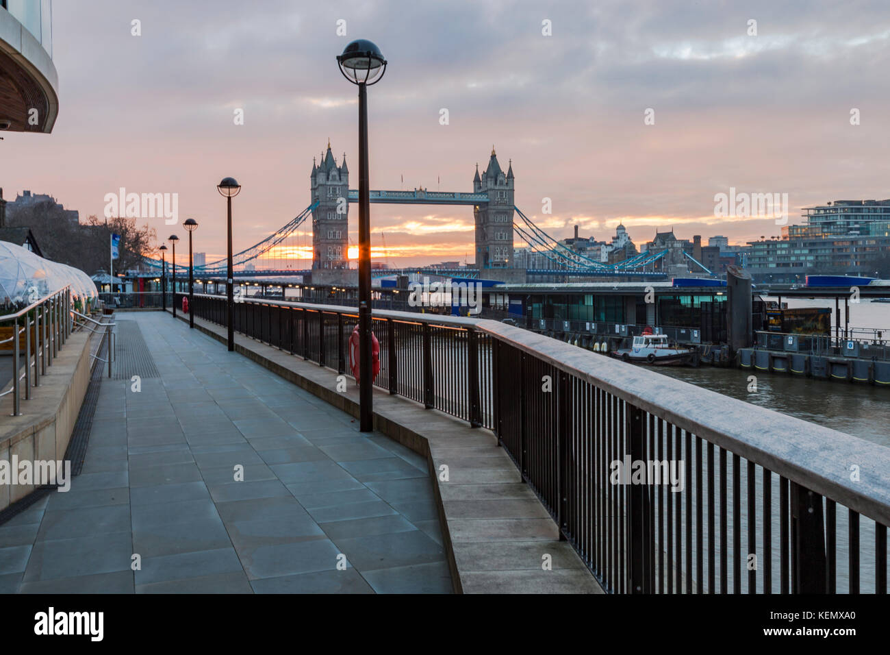 Tower bridge historic photograph hi-res stock photography and images ...