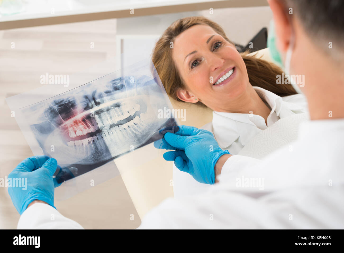 Two front teeth hi-res stock photography and images - Alamy