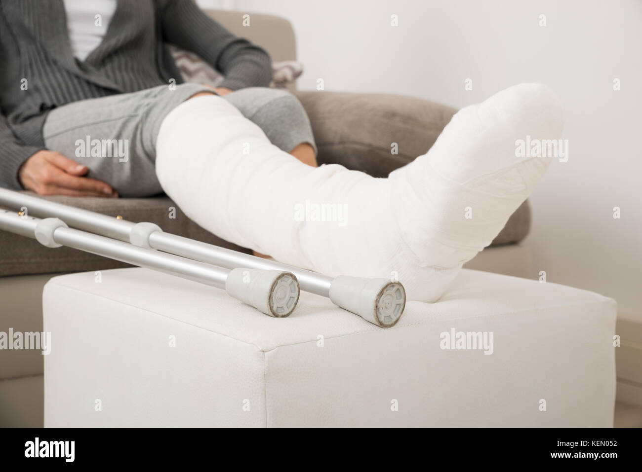 Plaster leg help hi-res stock photography and images - Alamy