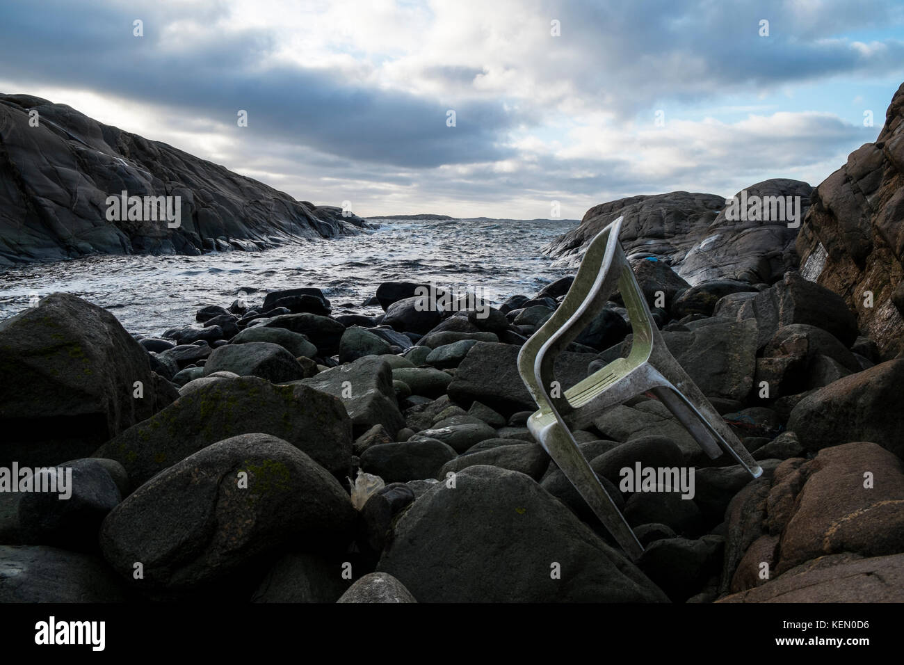 Plastic chair old hi-res stock photography and images - Alamy