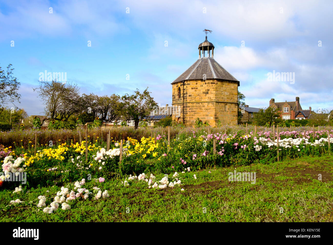 Old dovecot hi-res stock photography and images - Alamy