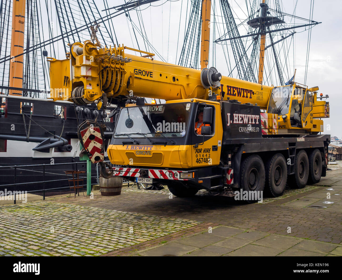 Crane on wheels hi-res stock photography and images - Alamy